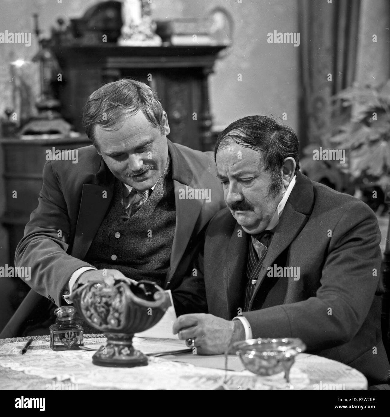 Jegor Bulytschow Und Andere, Fernsehfilm, Deutschland 1966, Regie ...