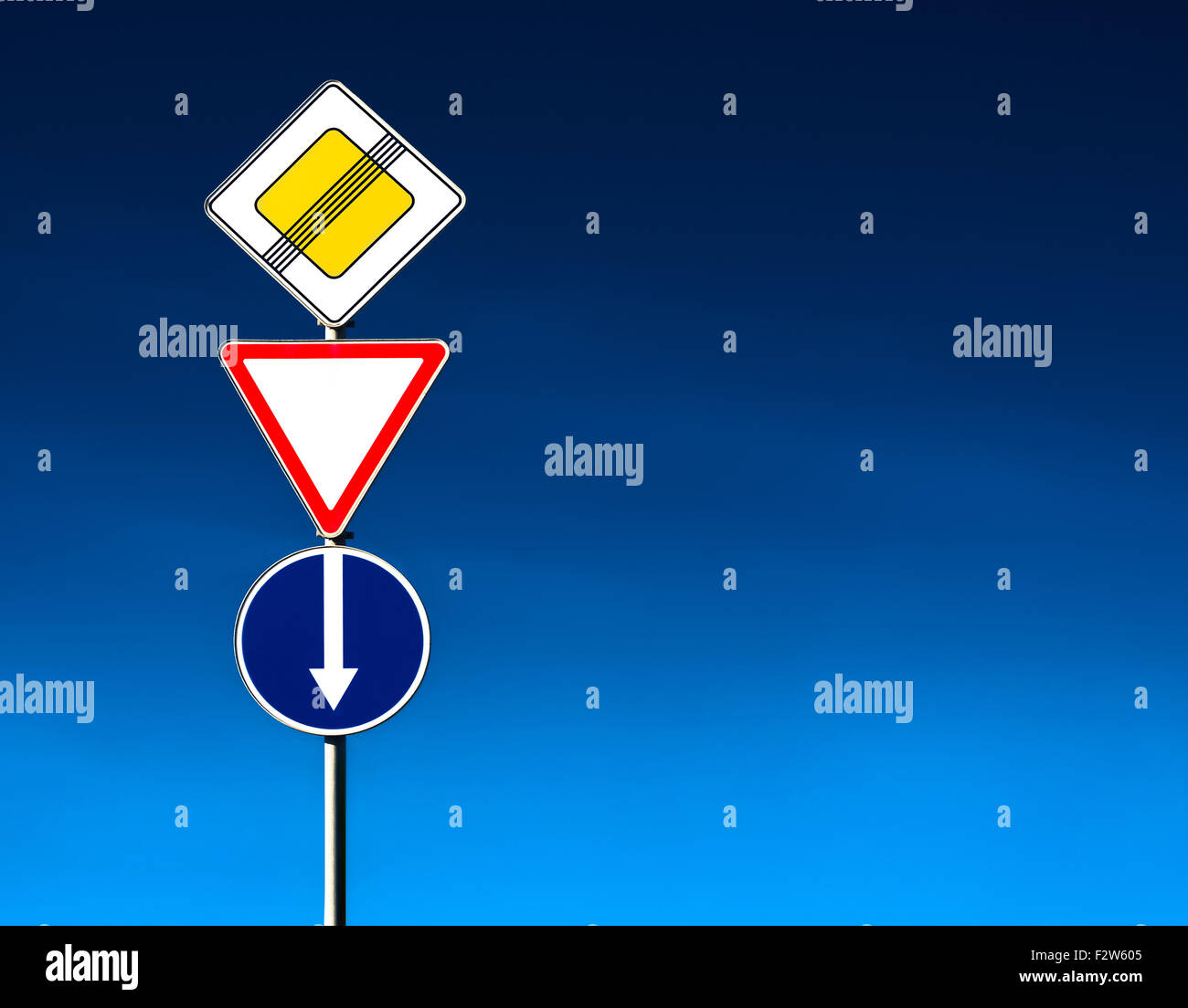 Traffic sign no return -Fotos und -Bildmaterial in hoher Auflösung – Alamy