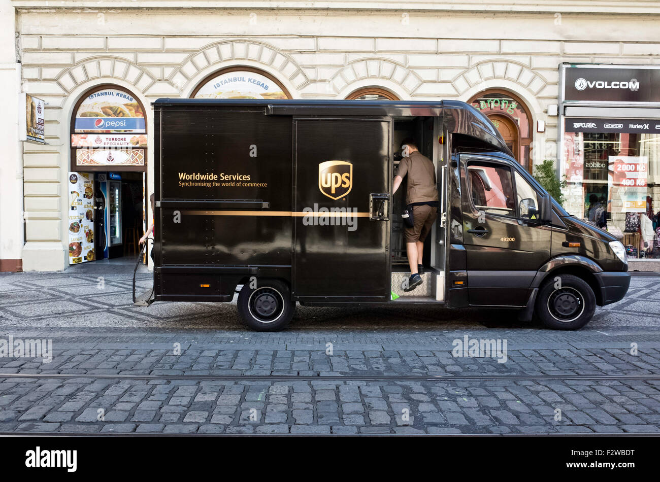 UPS Post Lieferwagen Stockfotografie - Alamy