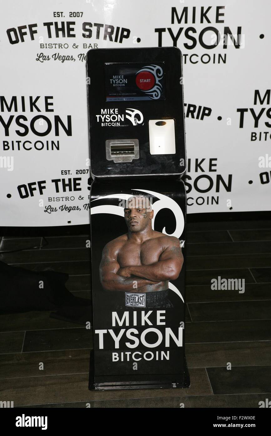 Mike Tyson Bitcoin ATM bei einem öffentlichen Auftritt für das weltweit ...
