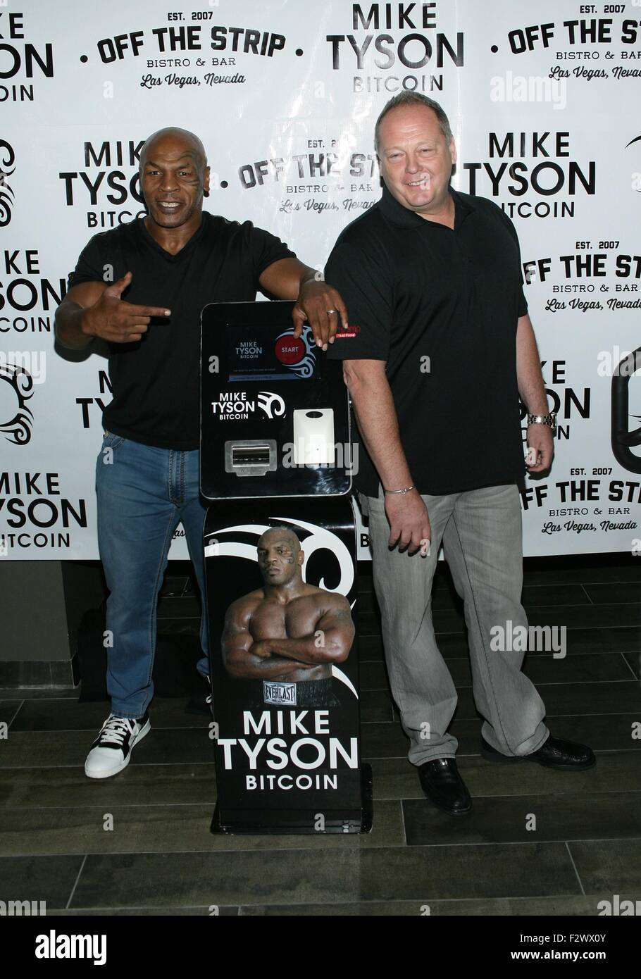 Mike Tyson, Tom Goldsbury bei einem öffentlichen Auftritt für das ...