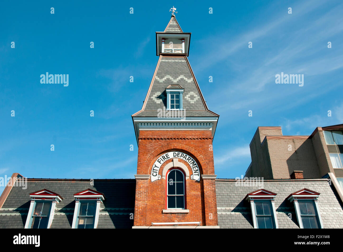 Old fire department building -Fotos und -Bildmaterial in hoher ...