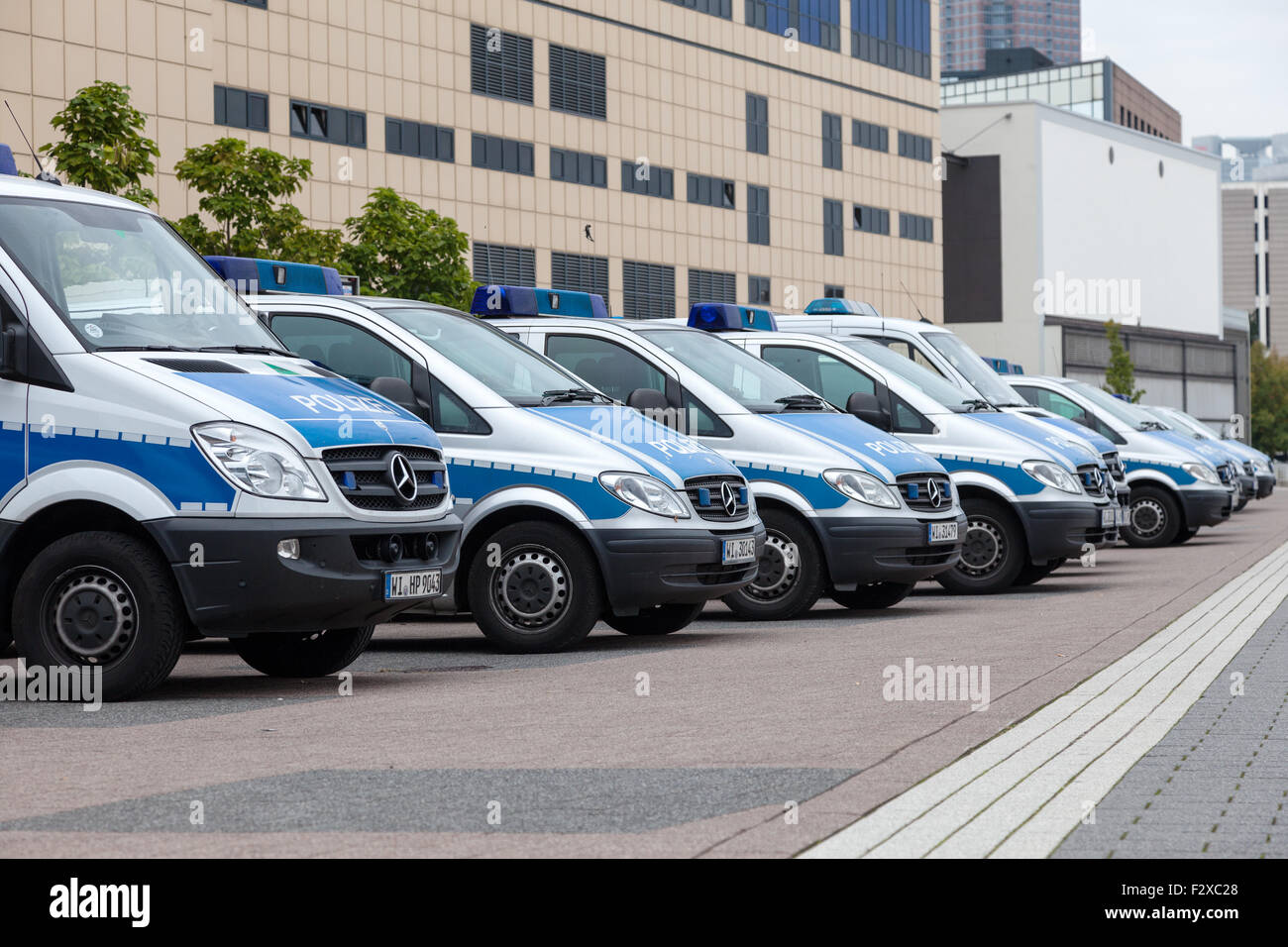 Deutsche polizeiautos -Fotos und -Bildmaterial in hoher Auflösung – Alamy
