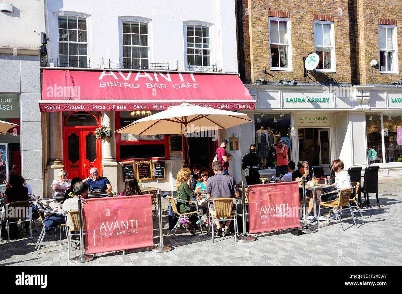 Avanti restaurant -Fotos und -Bildmaterial in hoher Auflösung – Alamy