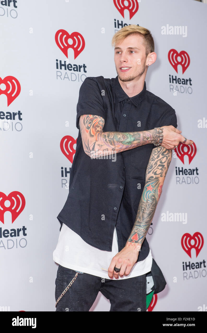 Rapper Machine Gun Kelly besucht 2015 iHeartRadio Music Festival in der ...