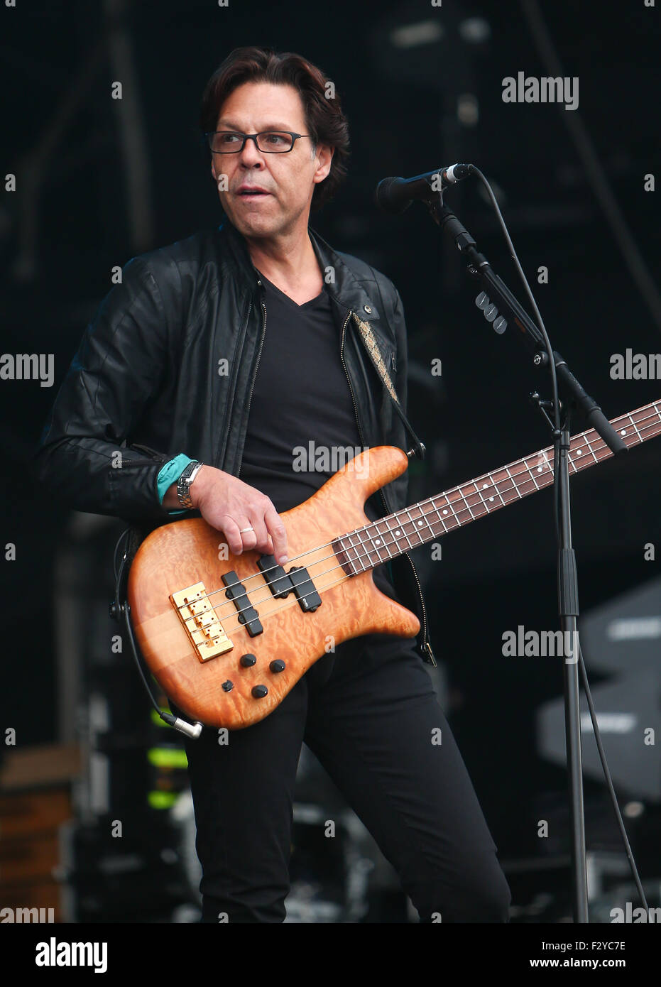 Kasim sulton -Fotos und -Bildmaterial in hoher Auflösung – Alamy