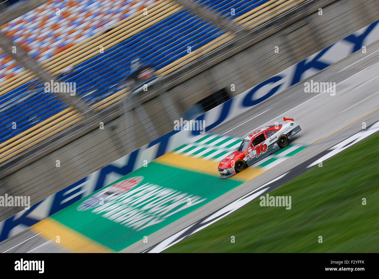 Sparta, KY, USA. 25. Sep 2015. Sparta, KY - Sep 25, 2015: Ryan Reed (16 ...