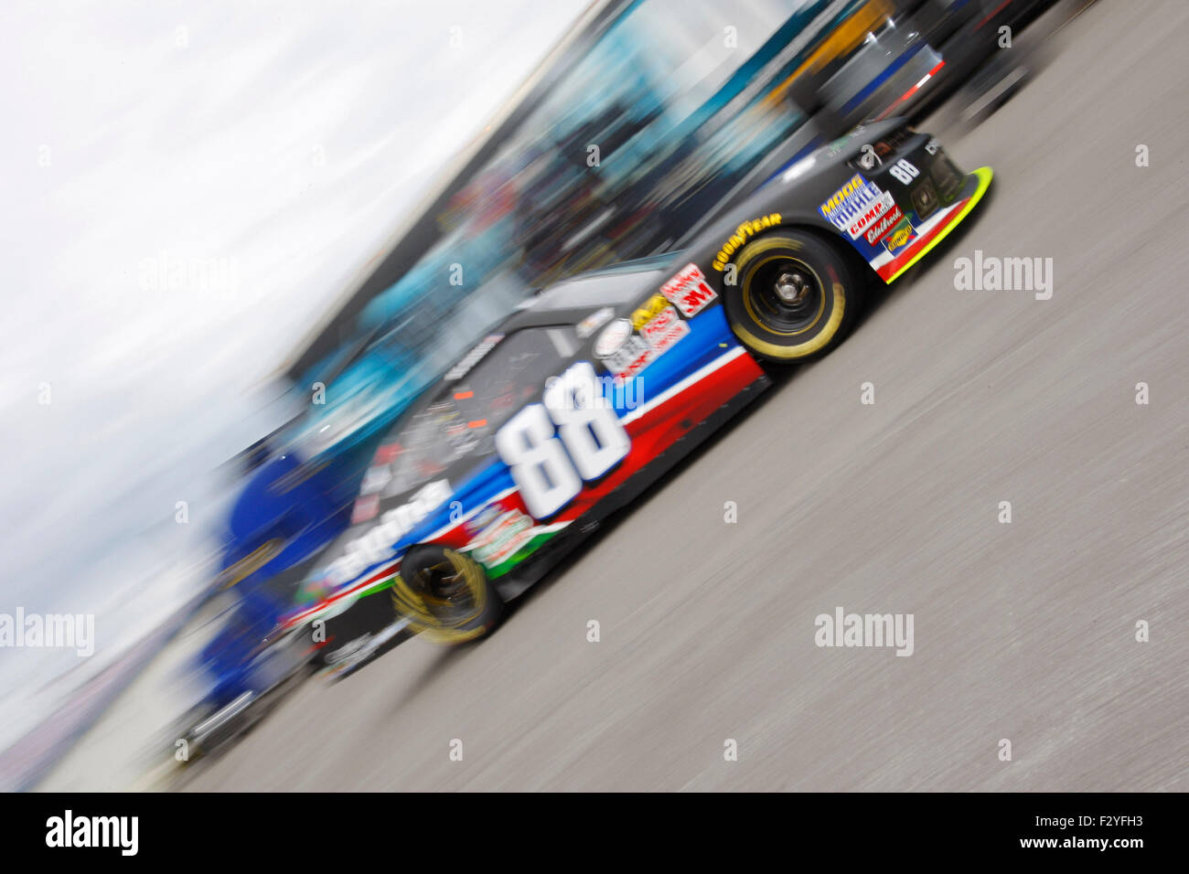 Sparta, KY, USA. 25. Sep 2015. Sparta, KY - Sep 25, 2015: Ben Rhodes ...