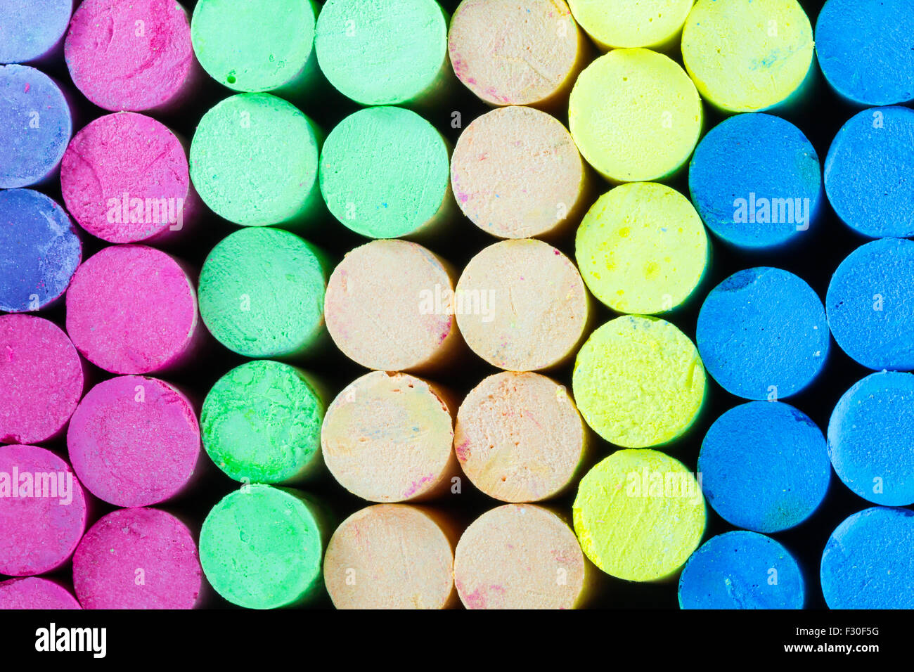 Bunte kreiden -Fotos und -Bildmaterial in hoher Auflösung – Alamy