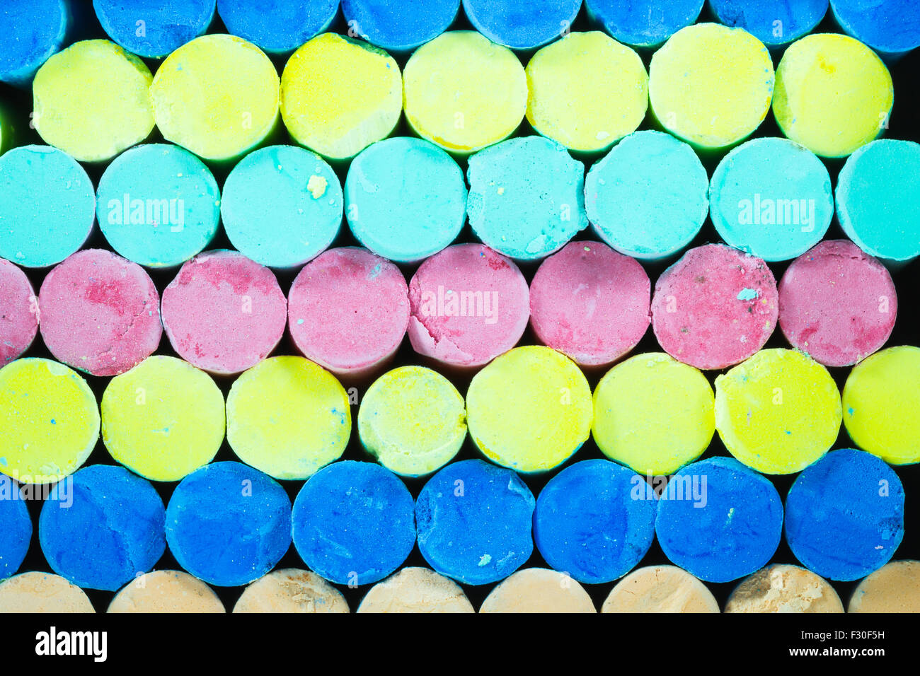 Bunte kreiden -Fotos und -Bildmaterial in hoher Auflösung – Alamy
