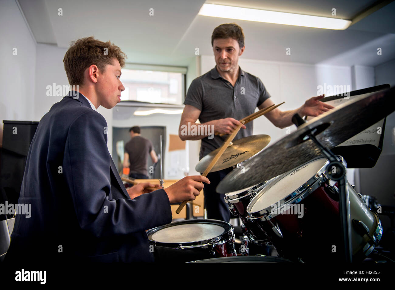 Prügel schule -Fotos und -Bildmaterial in hoher Auflösung – Alamy
