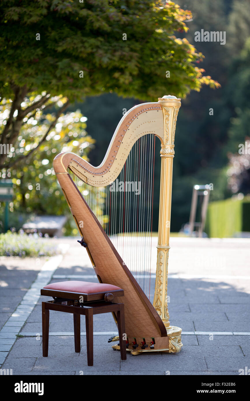 Goldene Harfe Stockfotos und -bilder Kaufen - Alamy