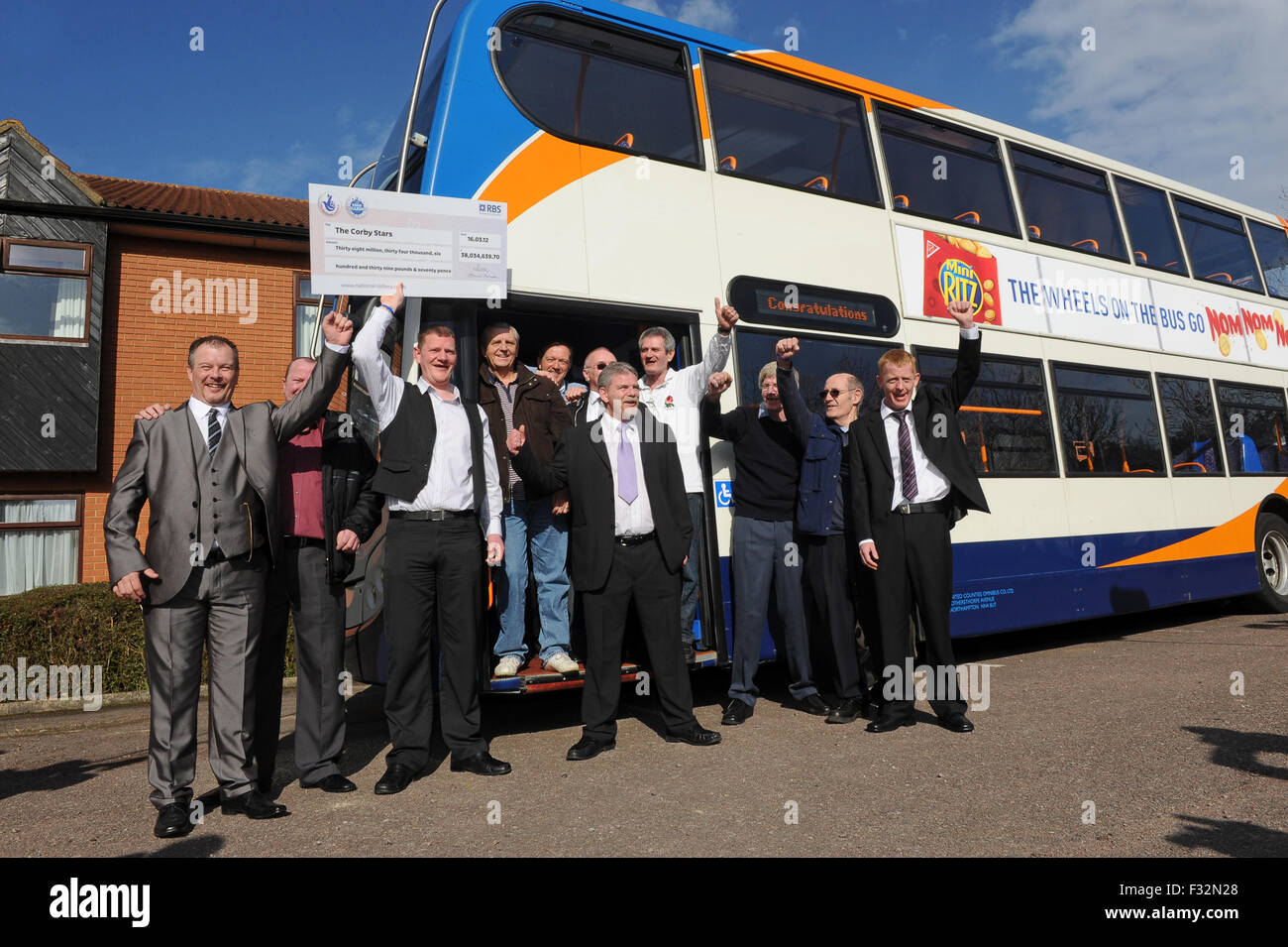 Das Corby Bus Treiber Syndikat feiern ihren Sieg £ 38 Millionen Euro ...