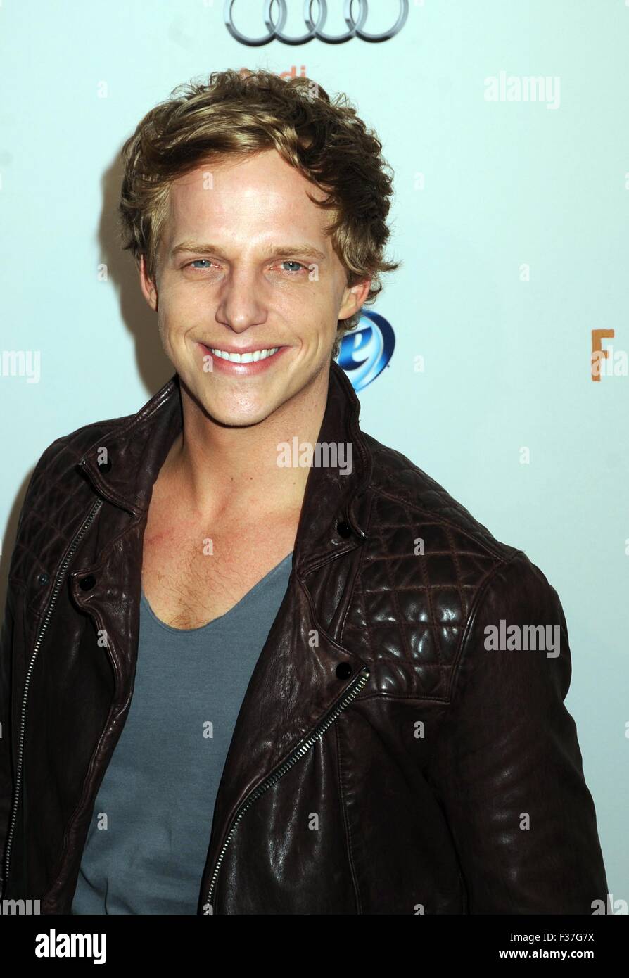 New York City, NY. USA. Chris Geere bei der FX Netze im Voraus Premiere ...