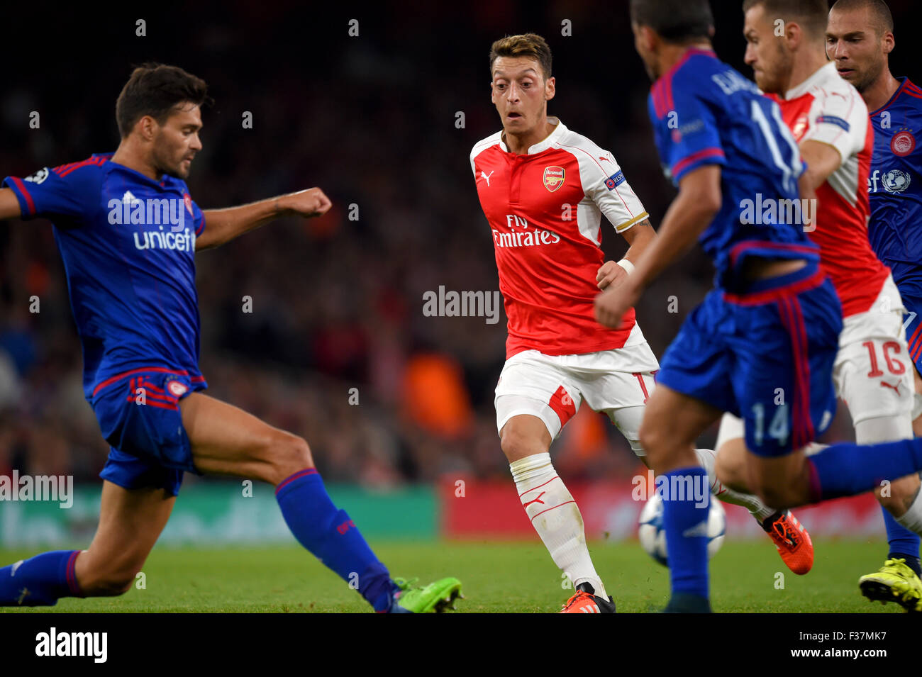Mesut özil wo -Fotos und -Bildmaterial in hoher Auflösung – Alamy