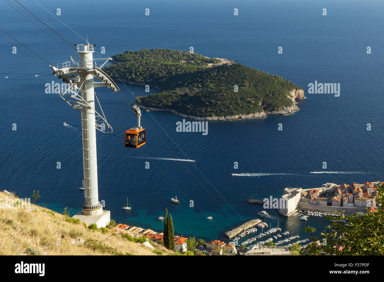 Dubrovnik kroatien seilbahn -Fotos und -Bildmaterial in hoher Auflösung ...
