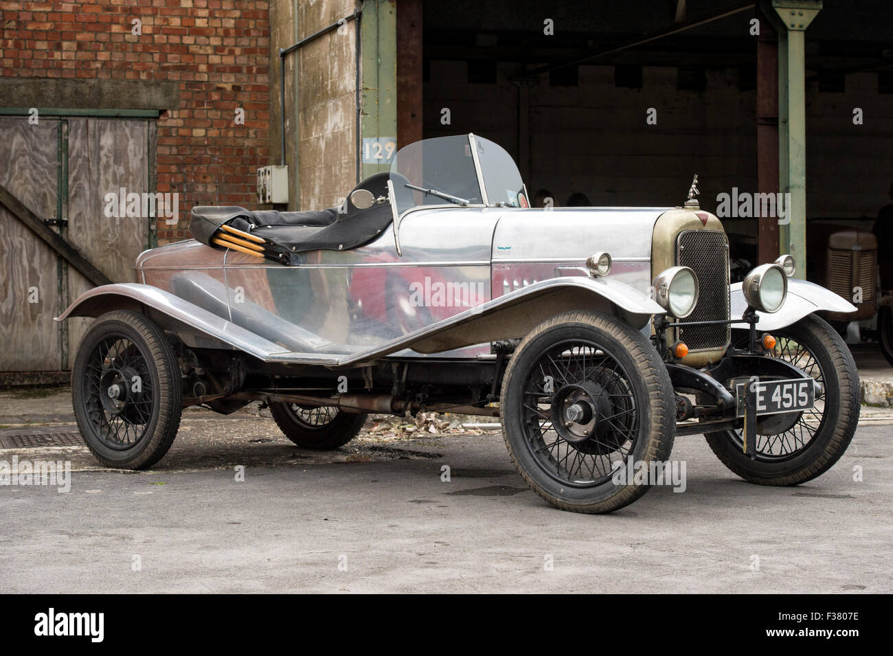 Altes alvis -Fotos und -Bildmaterial in hoher Auflösung – Alamy
