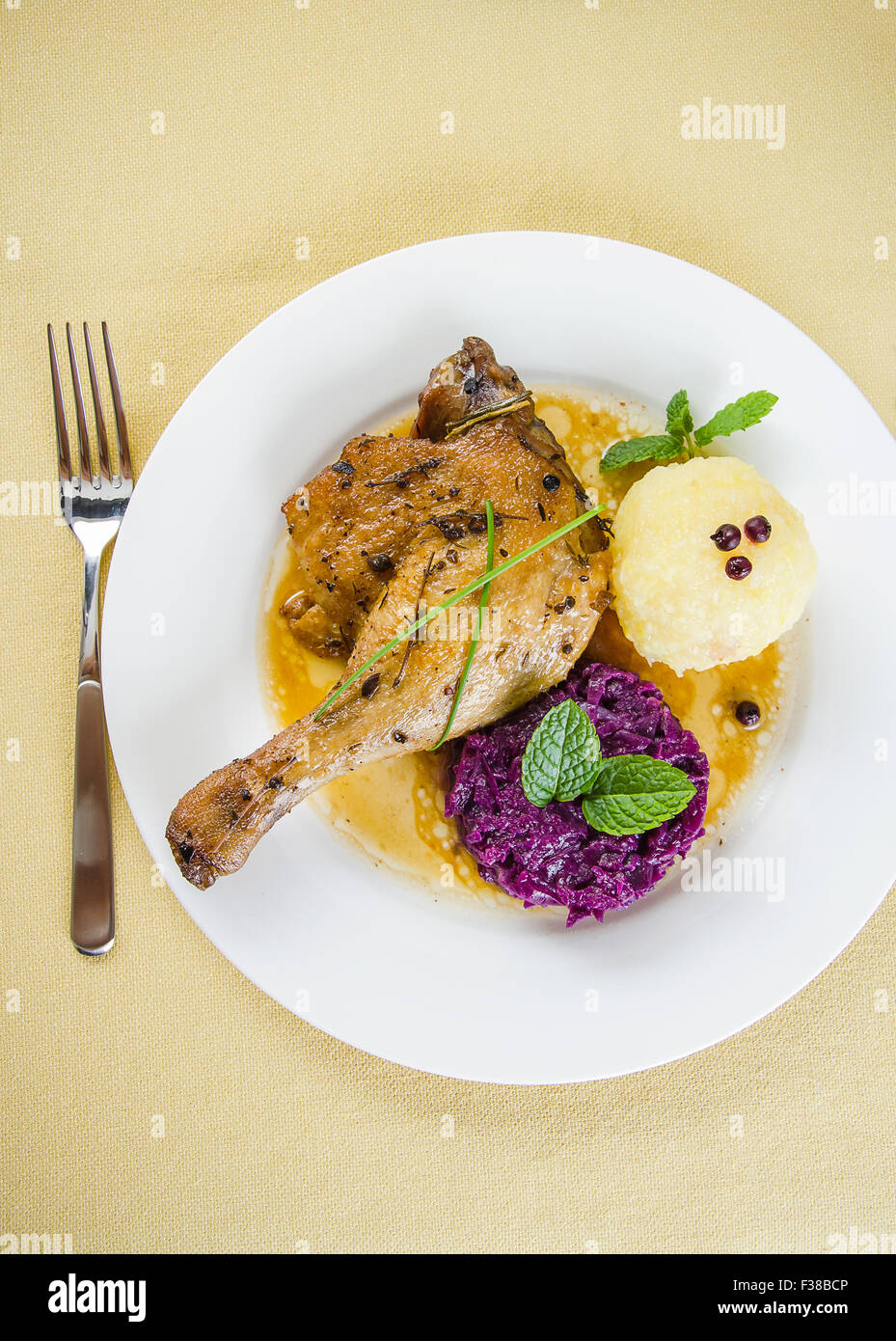 Entenbraten mit rotkohl -Fotos und -Bildmaterial in hoher Auflösung – Alamy