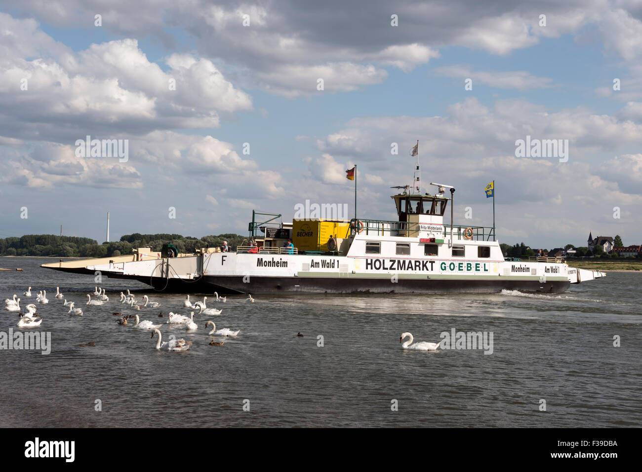 Monheim, Köln-Langel Personen- und Auto Fähre am Fluss Rhein, Hitdorf ...