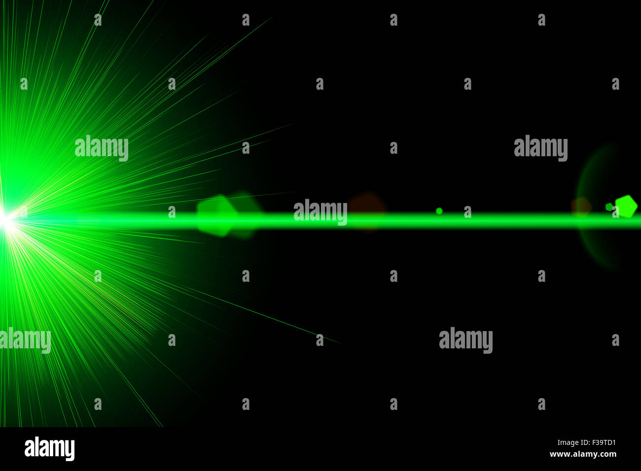 Green laser beam -Fotos und -Bildmaterial in hoher Auflösung – Alamy
