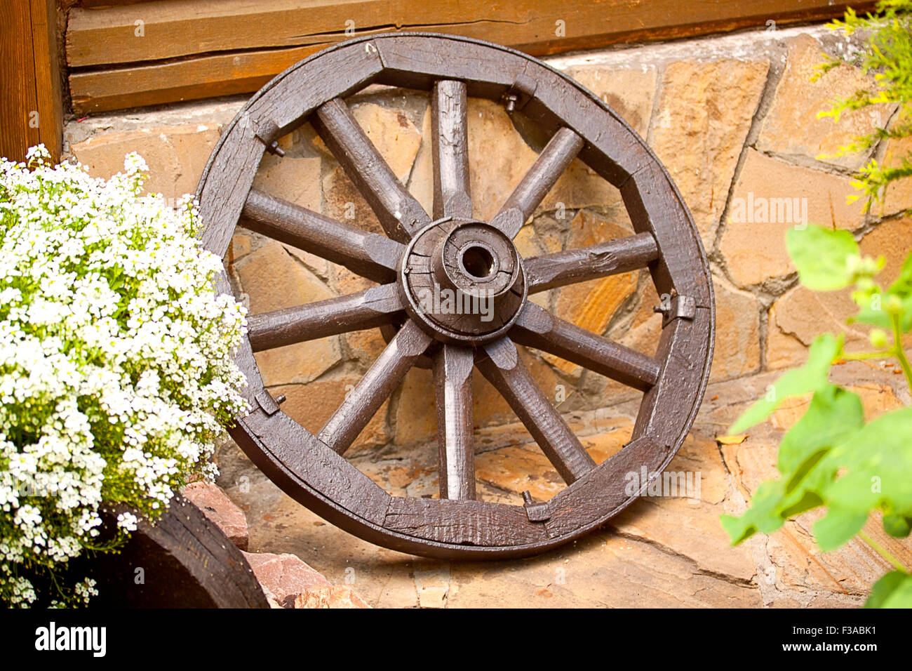 Wagen teil altes rad -Fotos und -Bildmaterial in hoher Auflösung – Alamy