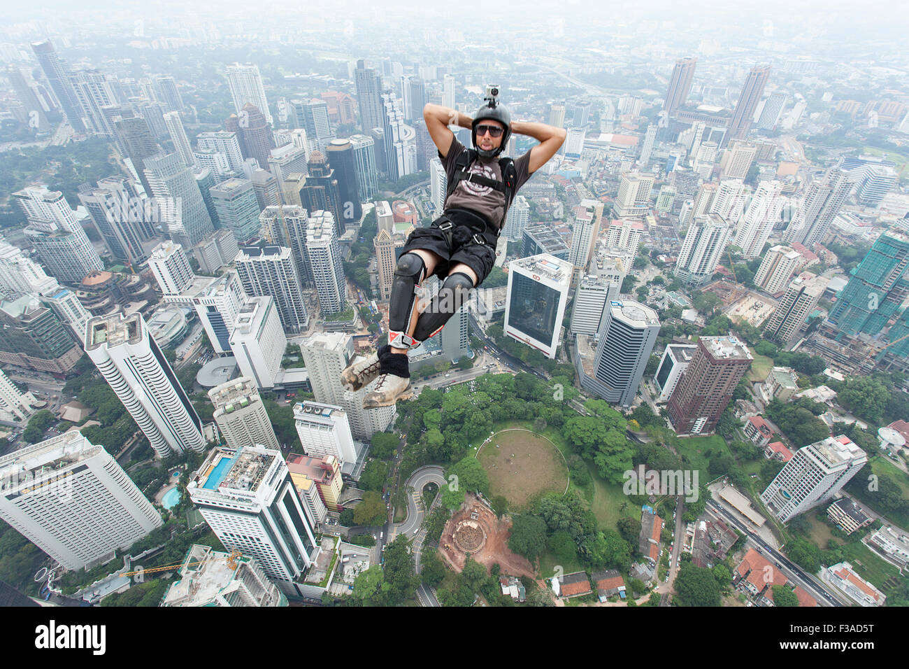 Kuala Lumpur internationaler BASE-Jump in KL Tower, Malaysia Stockfotografie - Alamy
