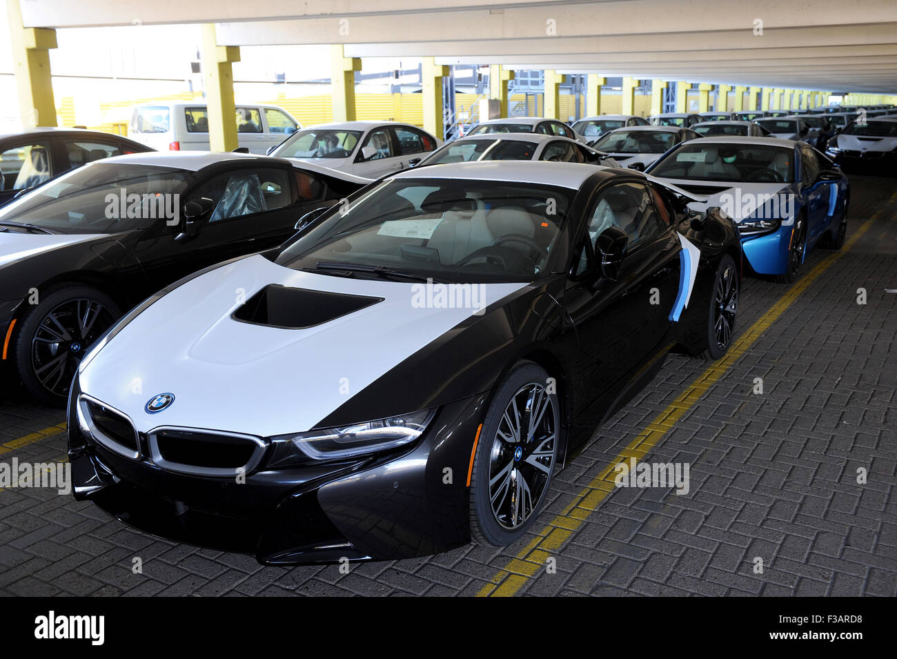 Bmw shipping -Fotos und -Bildmaterial in hoher Auflösung – Alamy