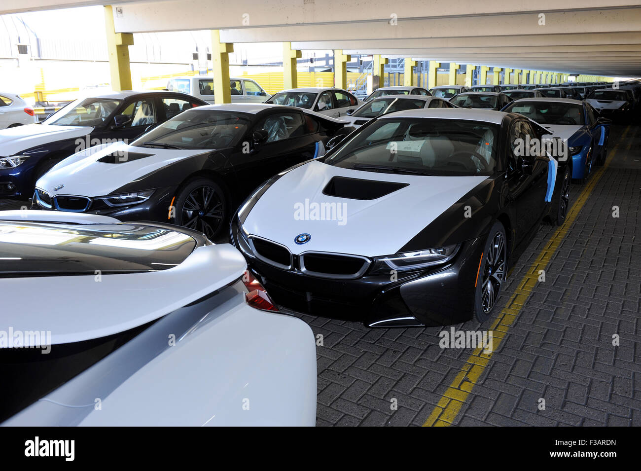Bmw shipping -Fotos und -Bildmaterial in hoher Auflösung – Alamy
