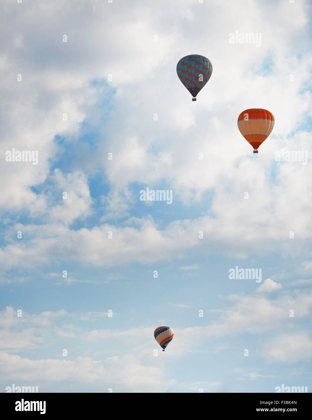Drei luftballons -Fotos und -Bildmaterial in hoher Auflösung – Alamy