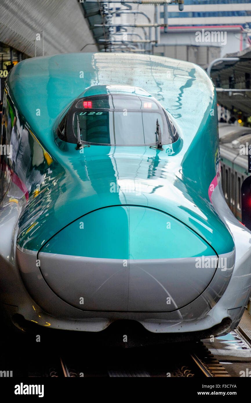 Hayabusa E5 Shinkansen-Hochgeschwindigkeitszug der East Japan Railways ...