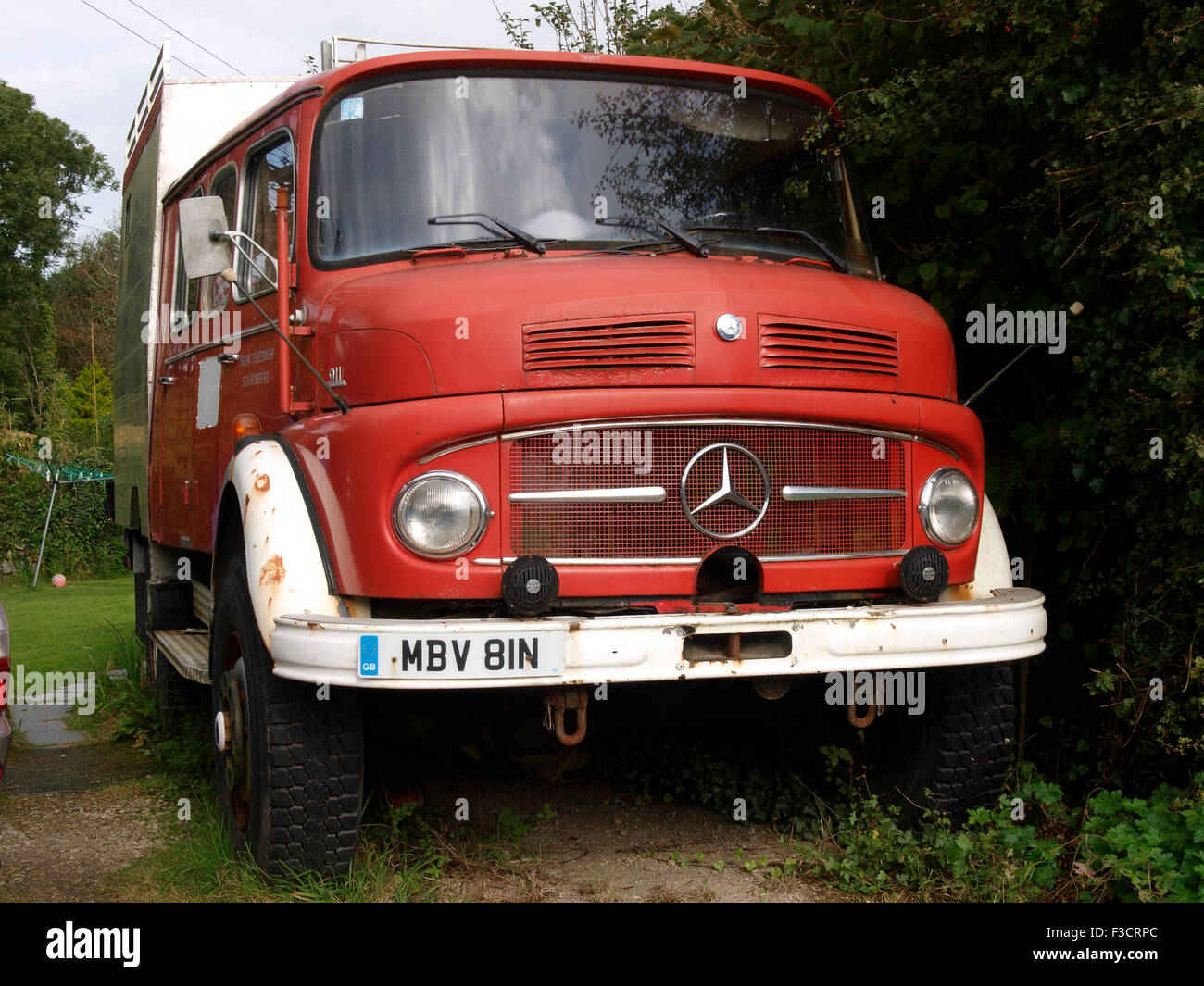 Mercedes lkw -Fotos und -Bildmaterial in hoher Auflösung – Alamy