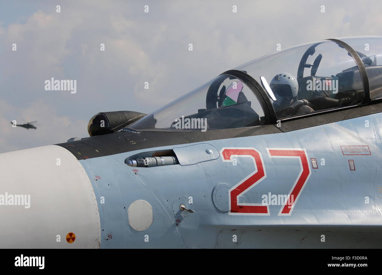 Sukhoi Su 30 Cockpit Stockfotos und -bilder Kaufen - Alamy