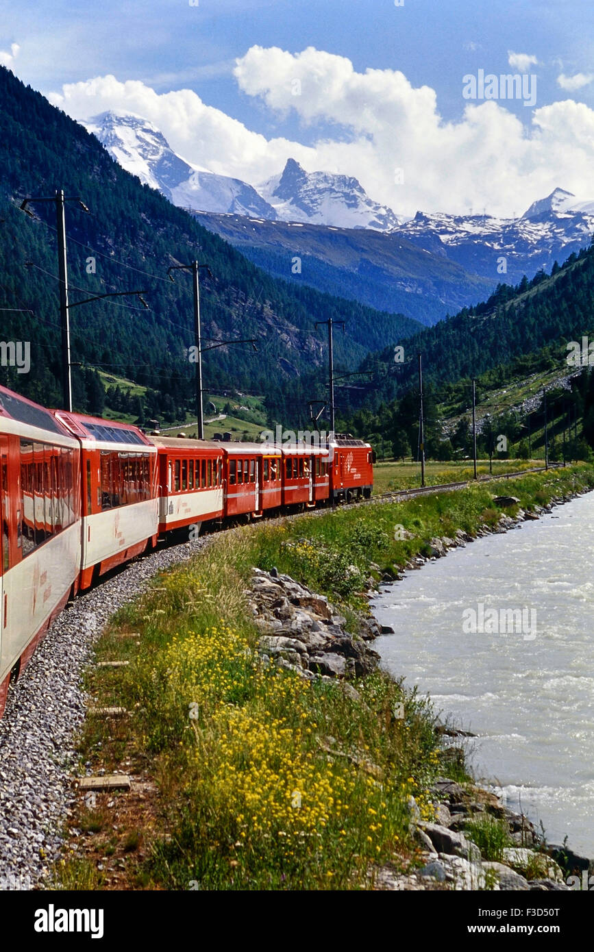 Glacier Express Zug. Die Schweiz. Europa Stockfotografie - Alamy