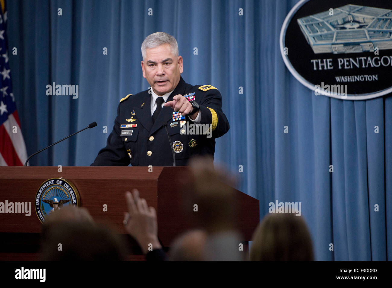 Arlington, Virginia, USA. 5. Oktober 2015. US Army General John F ...