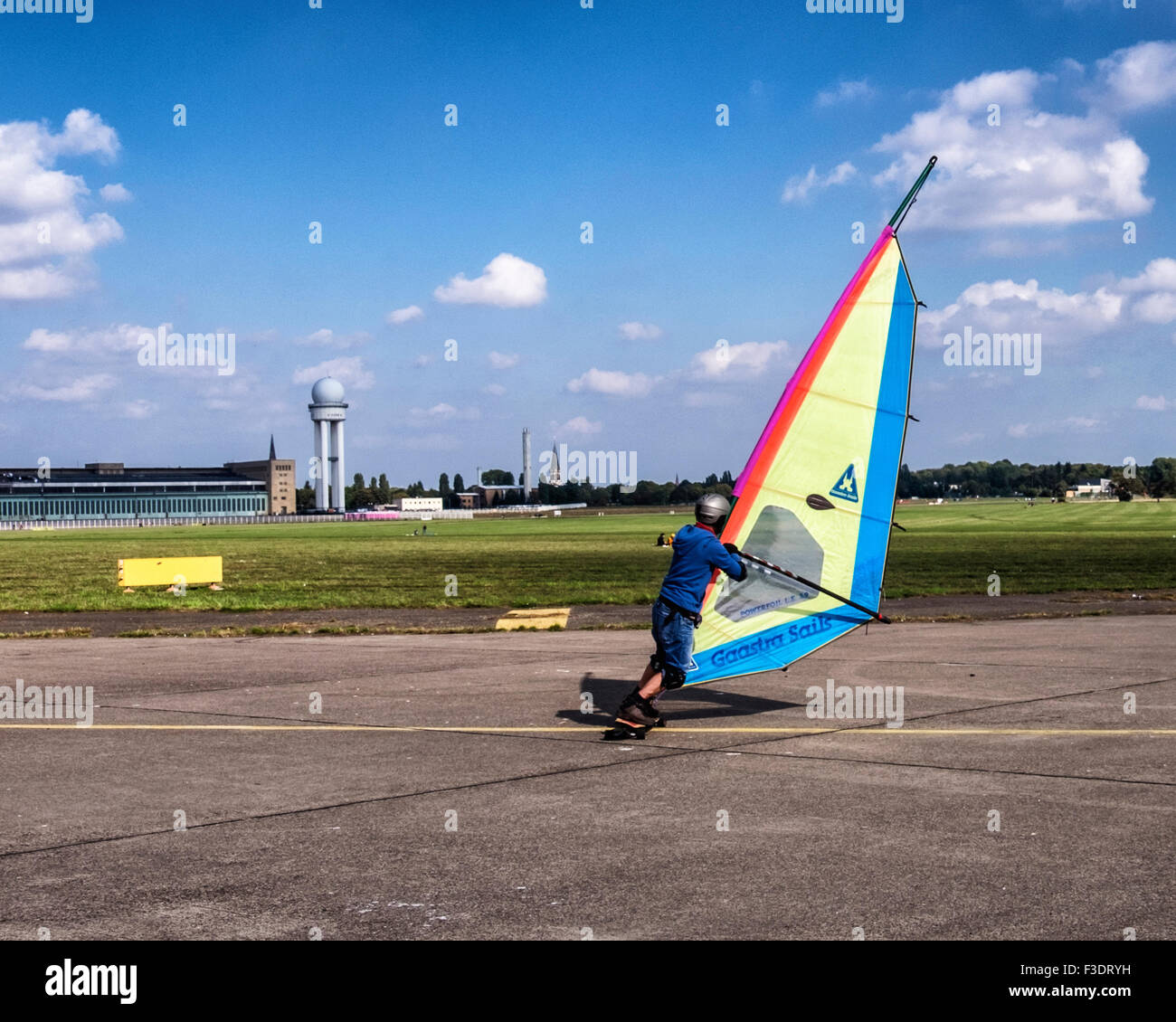 Berlin Tempelhof Airport, Flughafen. landen Sie, Segeln, Terrasailing ...