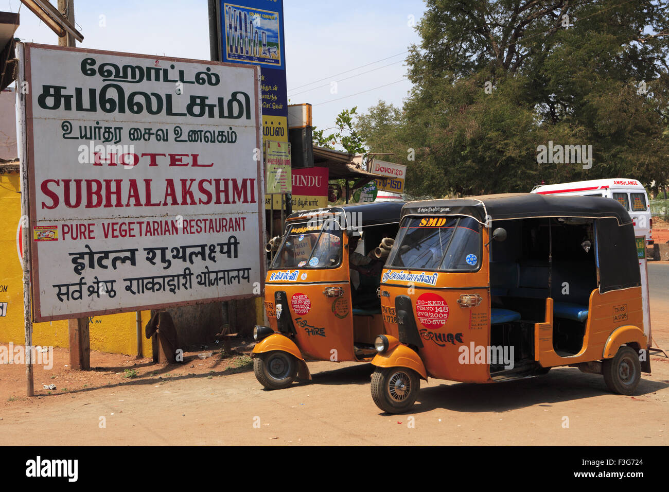 Auto rickshaw stand india -Fotos und -Bildmaterial in hoher Auflösung ...
