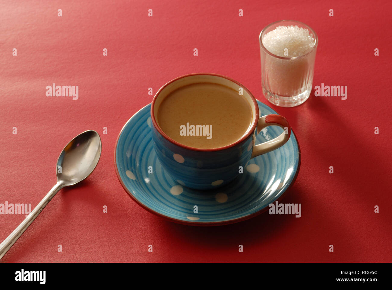 Essen auf dem tisch serviert Stockfotos und -bilder Kaufen - Alamy