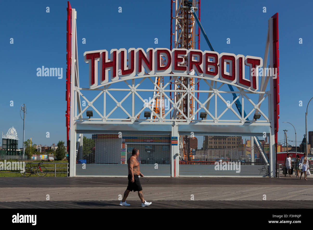 Der Eingang zu der Thunderbolt Fahrt, Coney Island Luna Park, Brooklyn ...