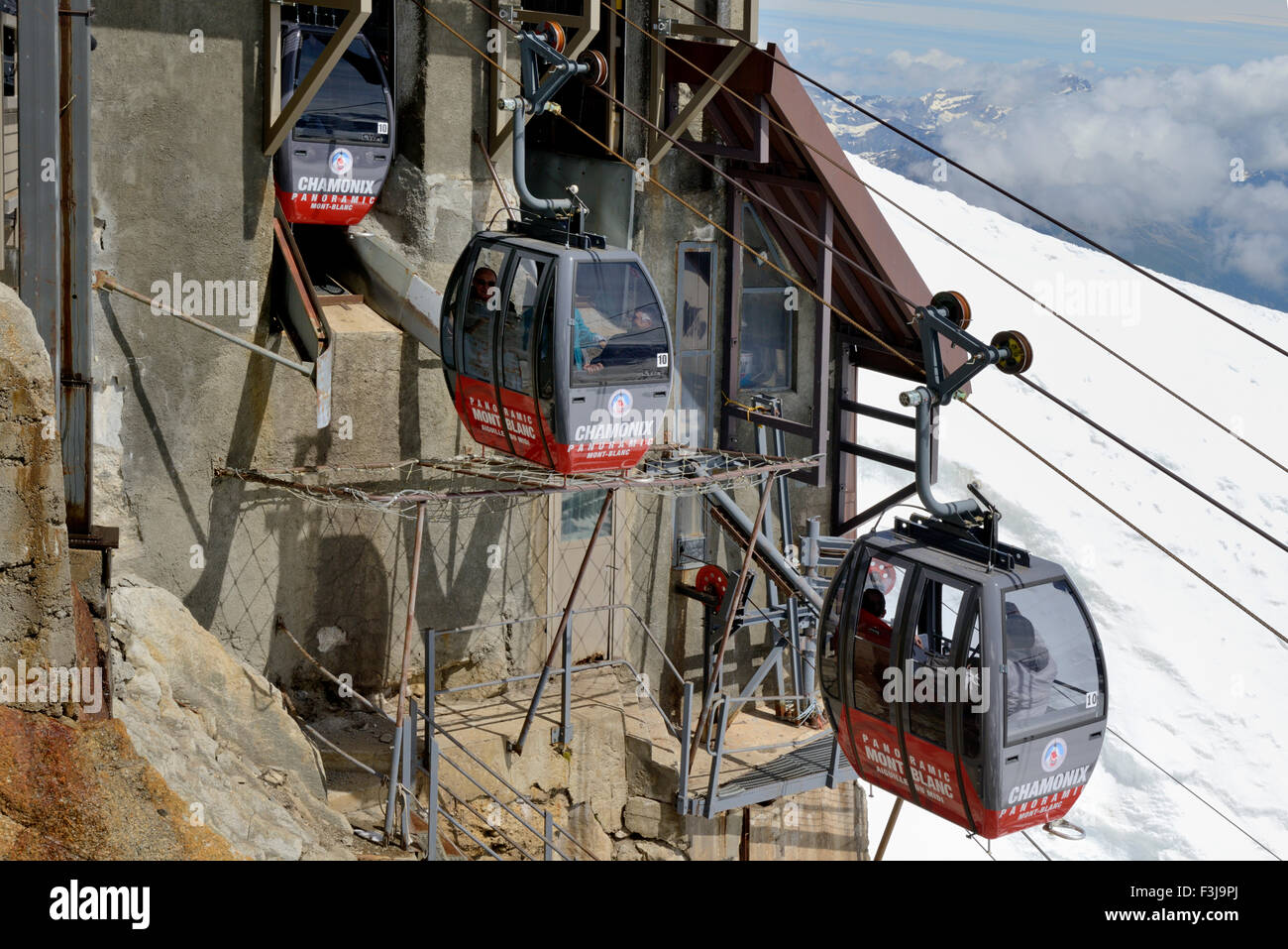 Seilbahnen, die Ankunft in Aiguille du Midi, Mont-Blanc-Massiv, Chamonix, Französische Alpen ...
