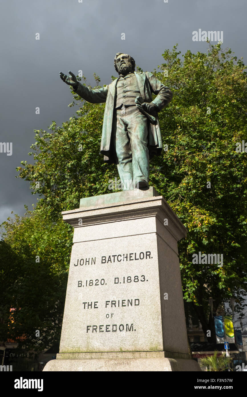 Statue von john batchelor -Fotos und -Bildmaterial in hoher Auflösung ...