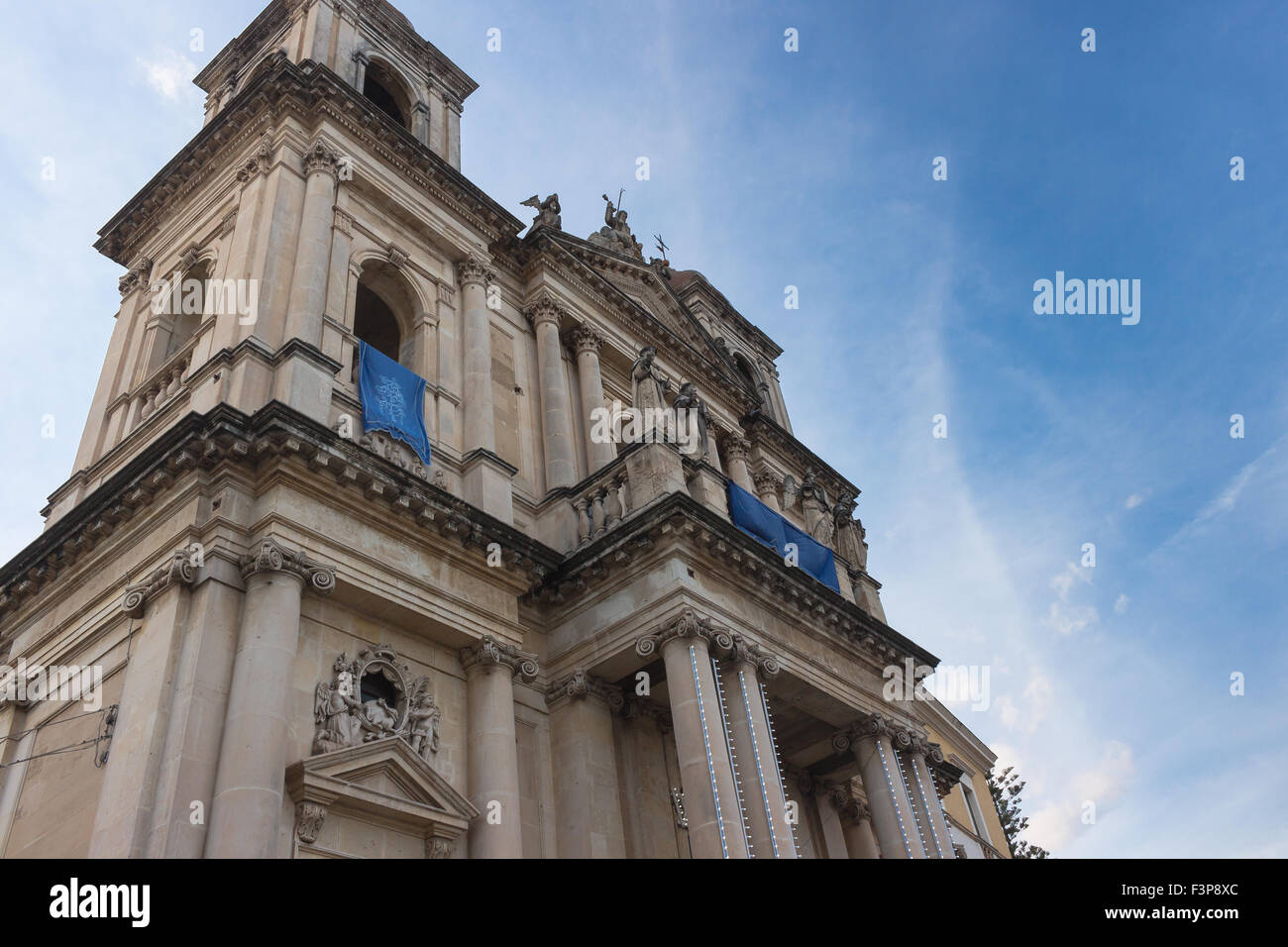 Italienische kirche beleuchtet -Fotos und -Bildmaterial in hoher ...