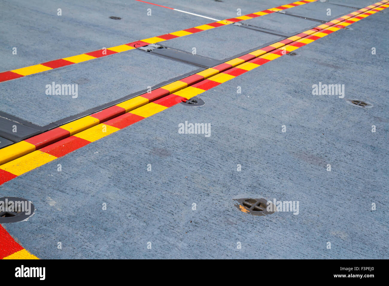 Rote grafische linie -Fotos und -Bildmaterial in hoher Auflösung – Alamy
