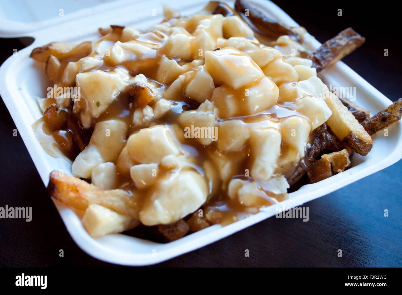 Poutine takeout box Stockfotos und -bilder Kaufen - Alamy