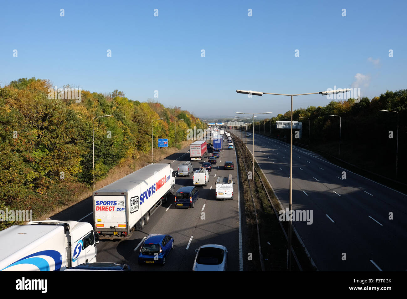 In nördlicher Richtung Verkehr zum Stillstand nähert sich Ausfahrt 24 ...