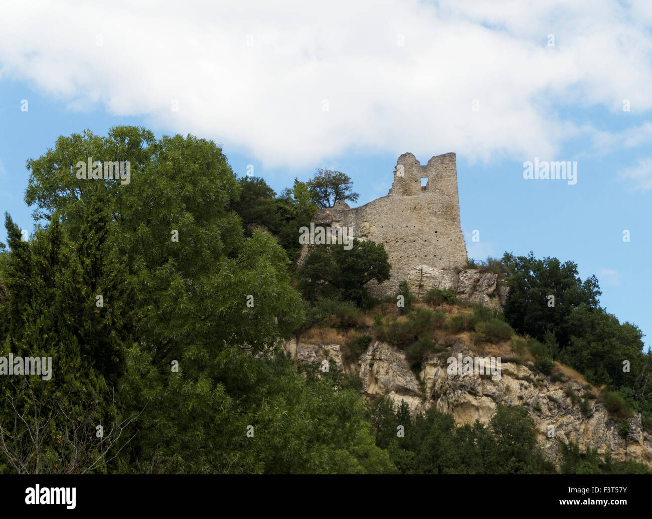 Schloss der canossa burg -Fotos und -Bildmaterial in hoher Auflösung ...