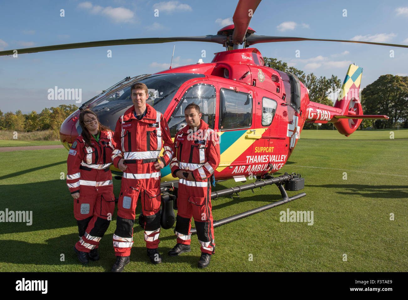Thames valley air ambulance -Fotos und -Bildmaterial in hoher Auflösung ...