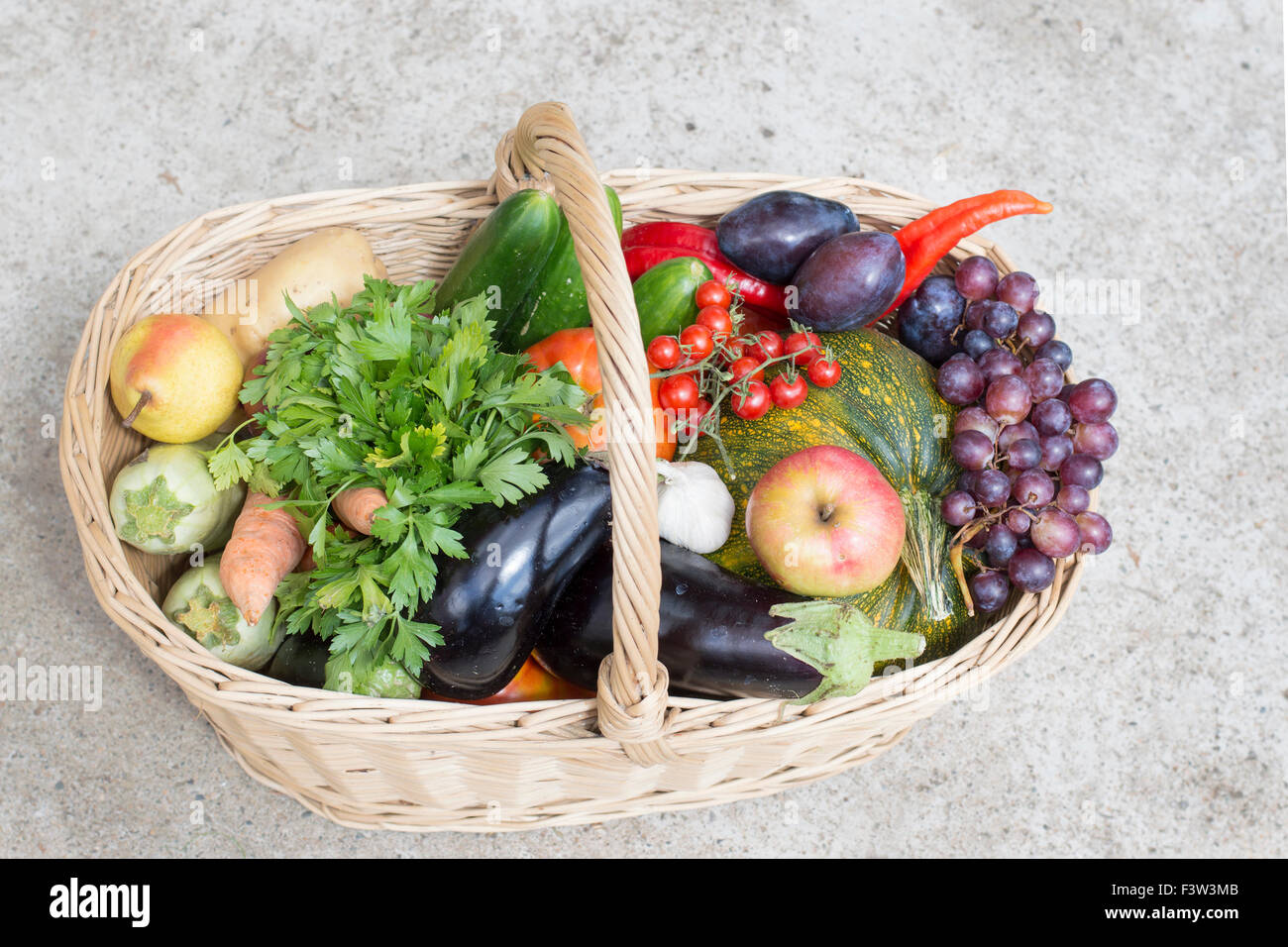Obst und gemüse -Fotos und -Bildmaterial in hoher Auflösung – Alamy
