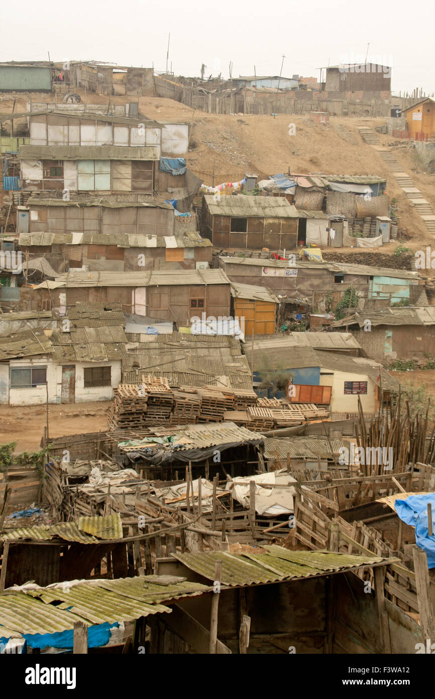 Slums in Lima Stockfotografie - Alamy