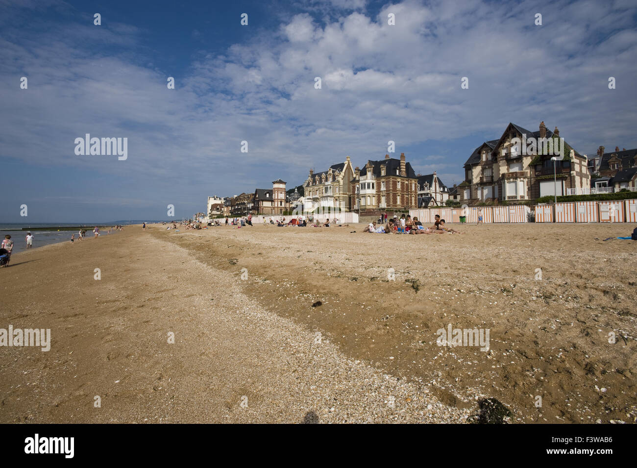 Houlgate beach -Fotos und -Bildmaterial in hoher Auflösung – Alamy
