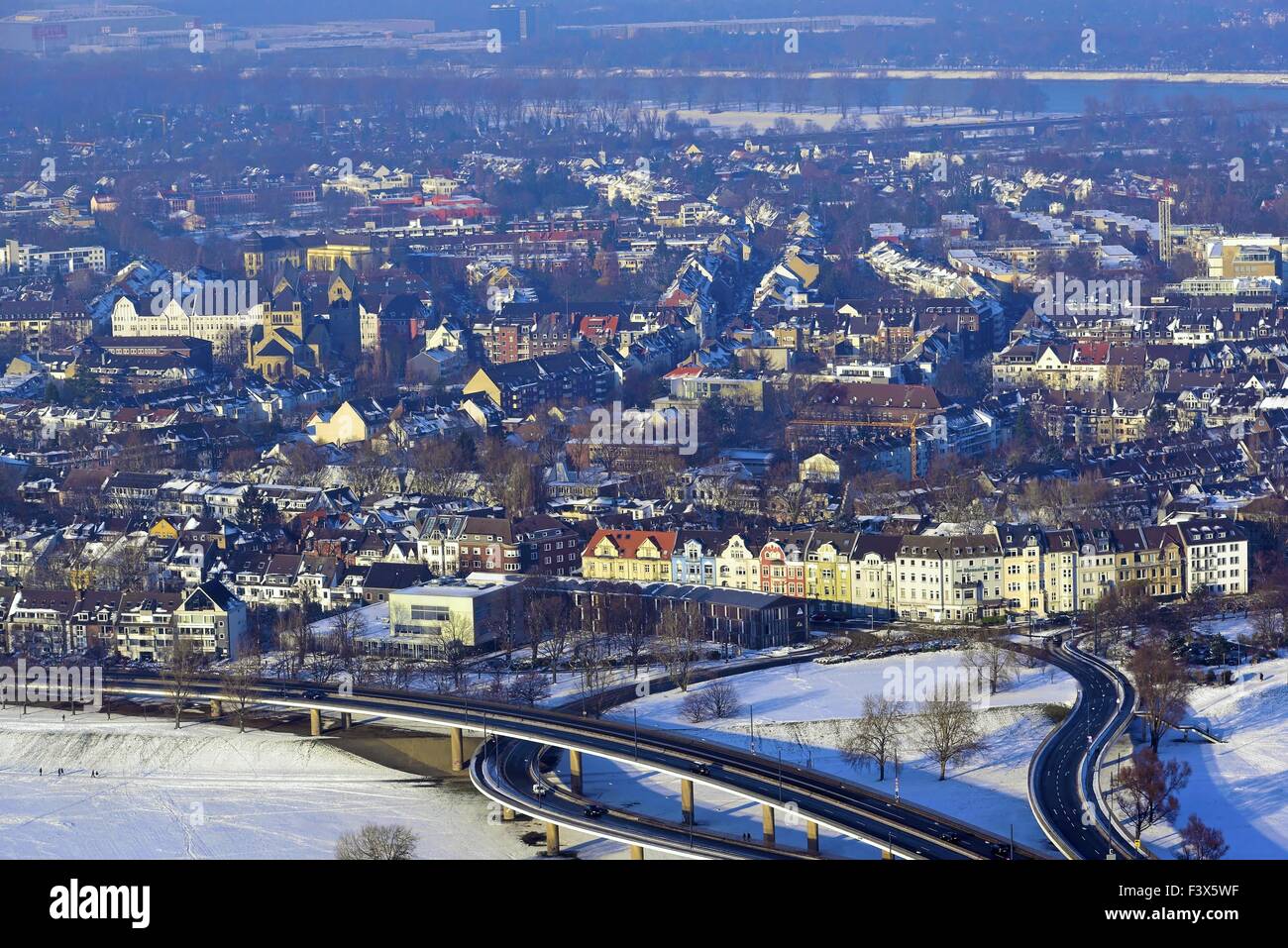 Oberkassel rheinwiese -Fotos und -Bildmaterial in hoher Auflösung – Alamy